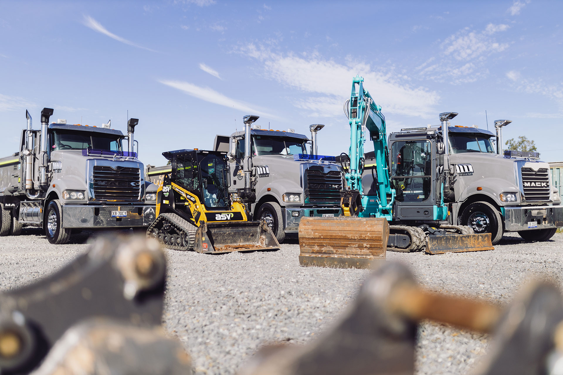 Excavator and truck hire combo